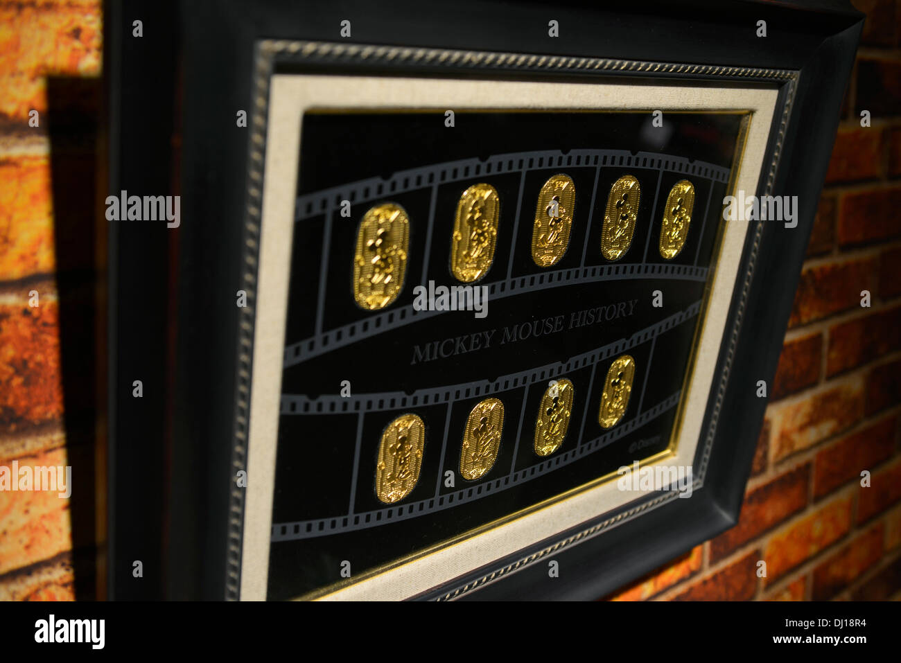 Tokyo, Japan. 18th November 2013. Japanese old style oval coins, or ...