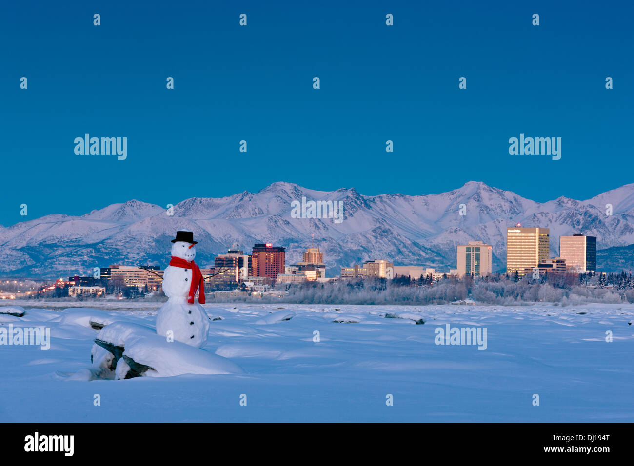 Skyline view anchorage alaska night hi-res stock photography and images ...