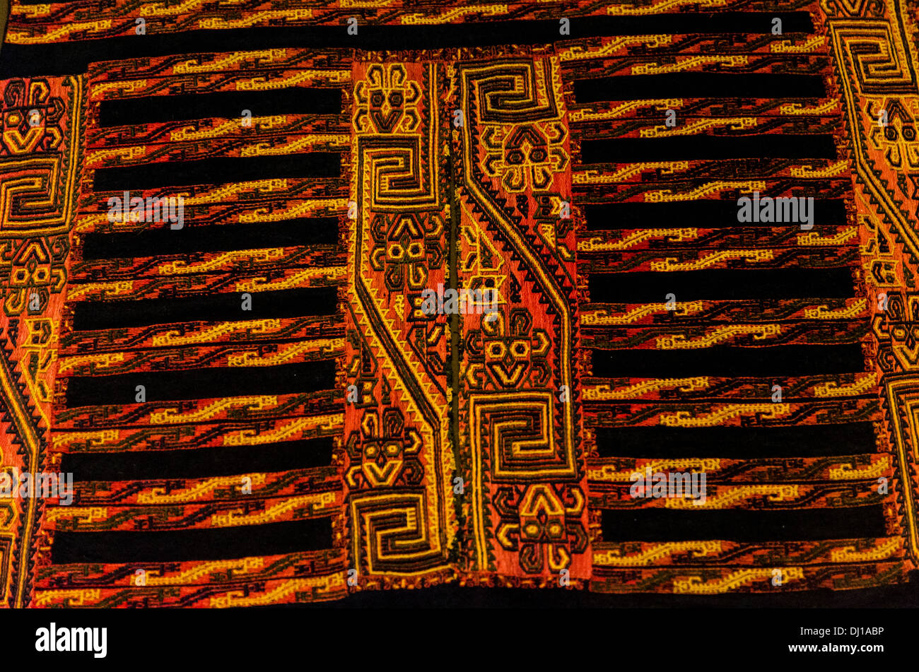 Paracas textil. Paracas culture 800 AC-100 BC Stock Photo - Alamy