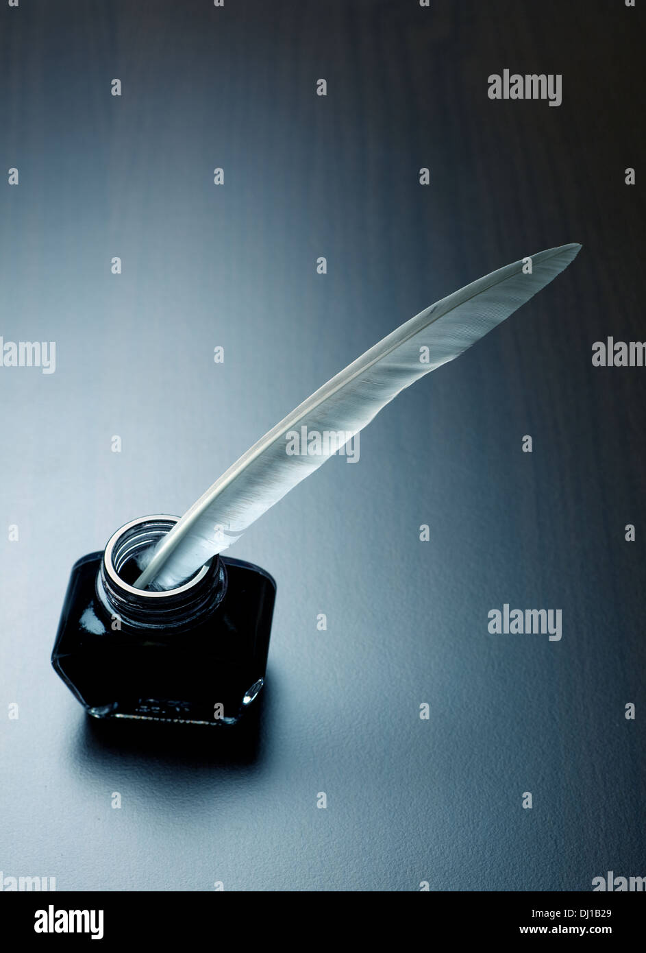 Old ink pen hi-res stock photography and images - Alamy