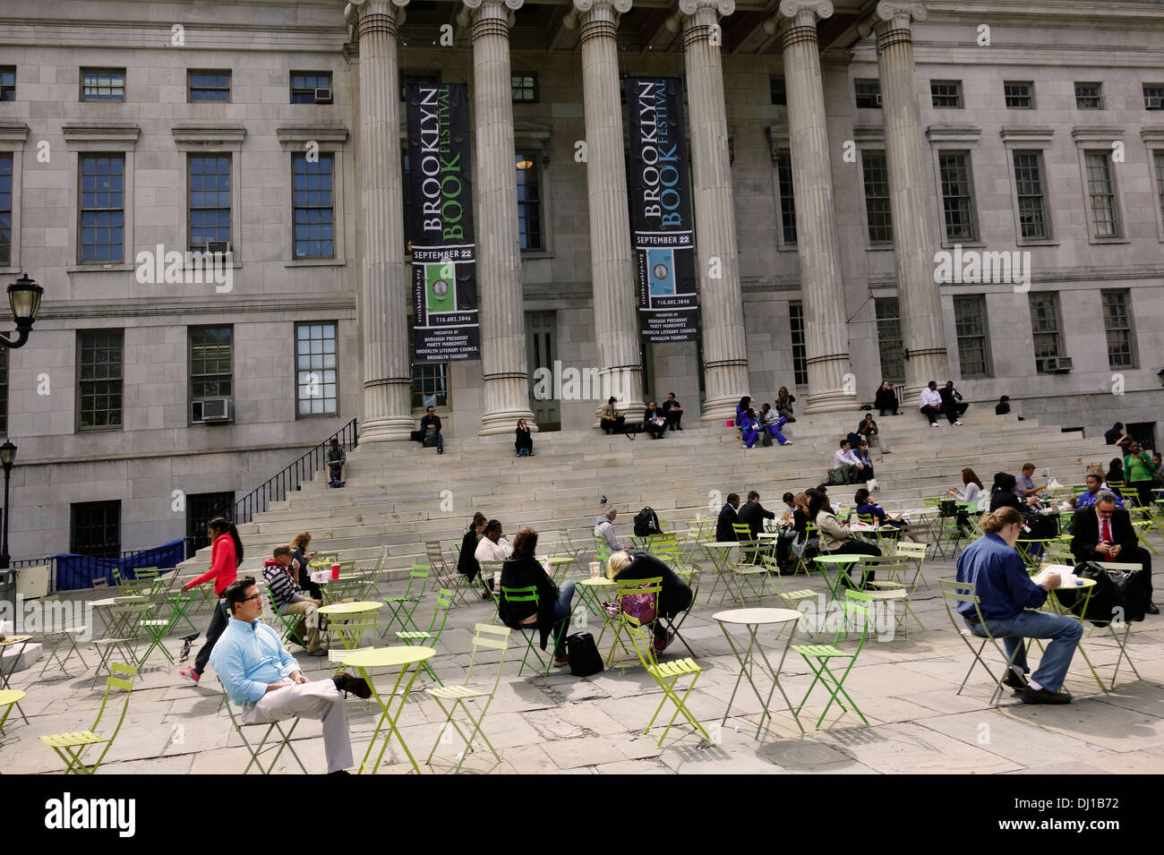 Ny art book fair hi-res stock photography and images - Alamy