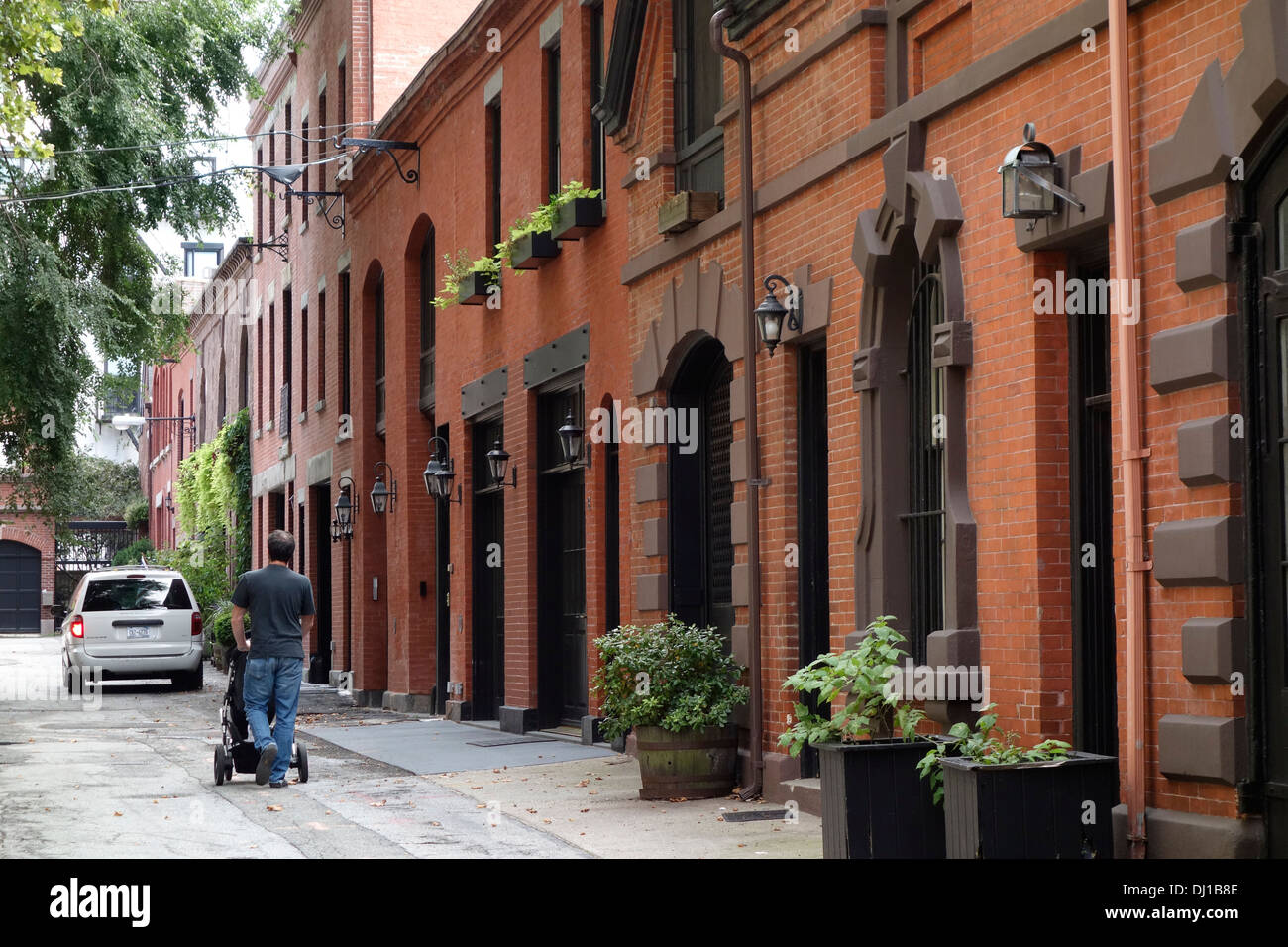 Mini van america house hi-res stock photography and images - Alamy