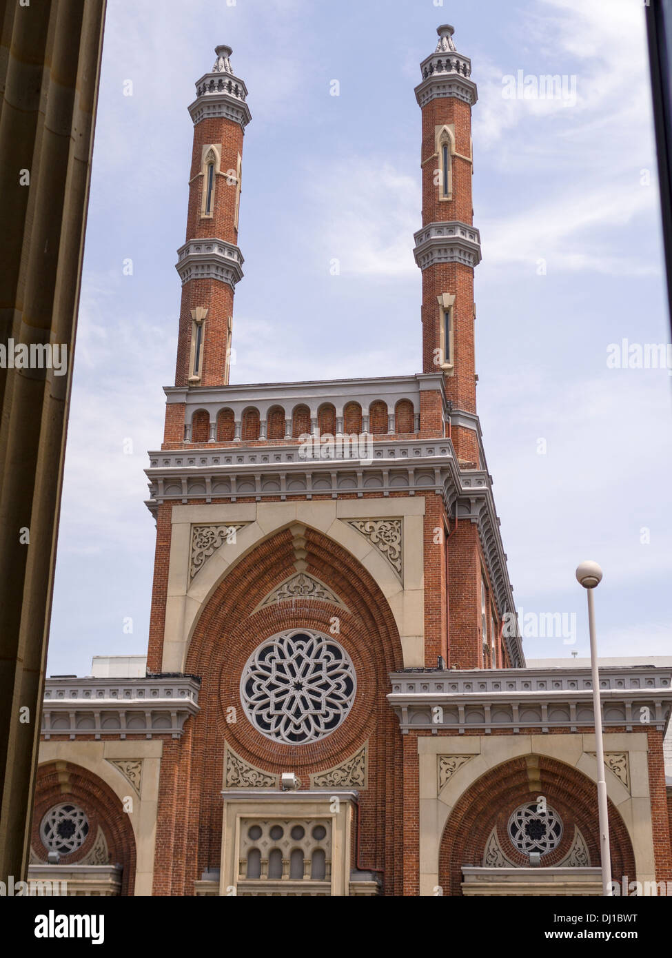 Cincinnati's Jewish Temple framed by the Columns of the Anglican ...