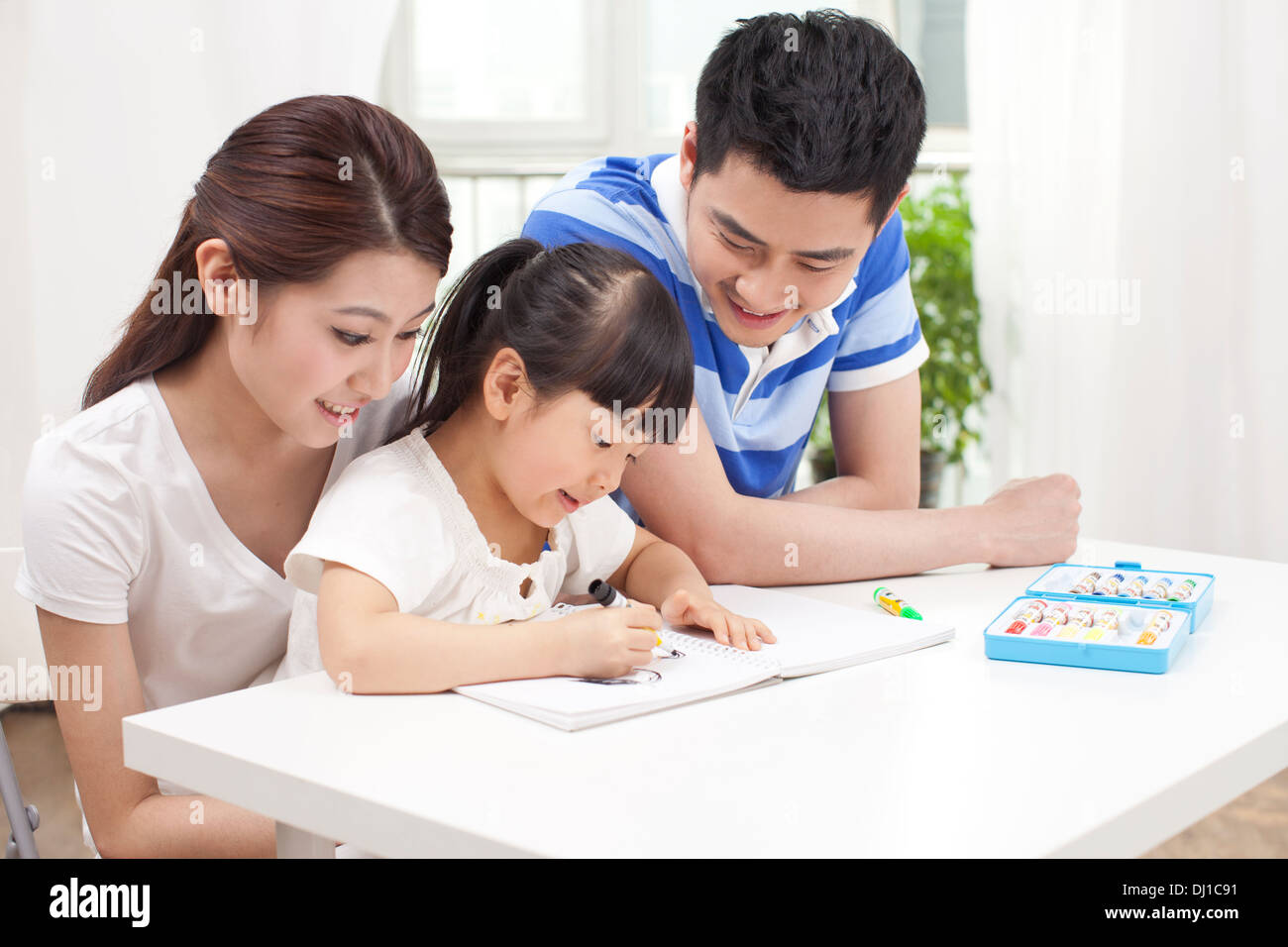 Family writing graffiti hi-res stock photography and images - Alamy