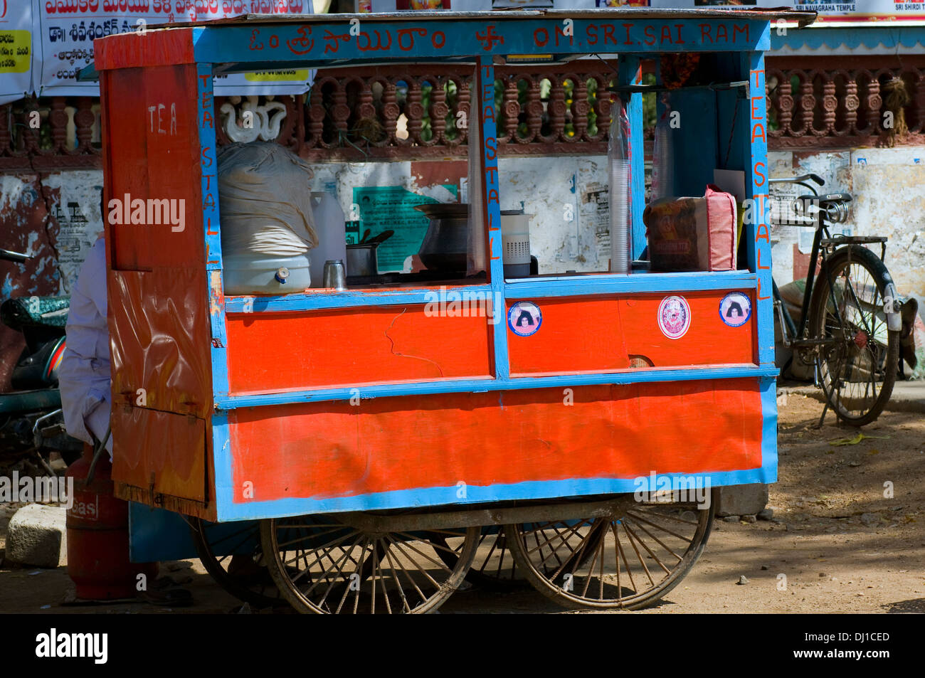 Mobile food counter selling indian hi-res stock photography and images ...