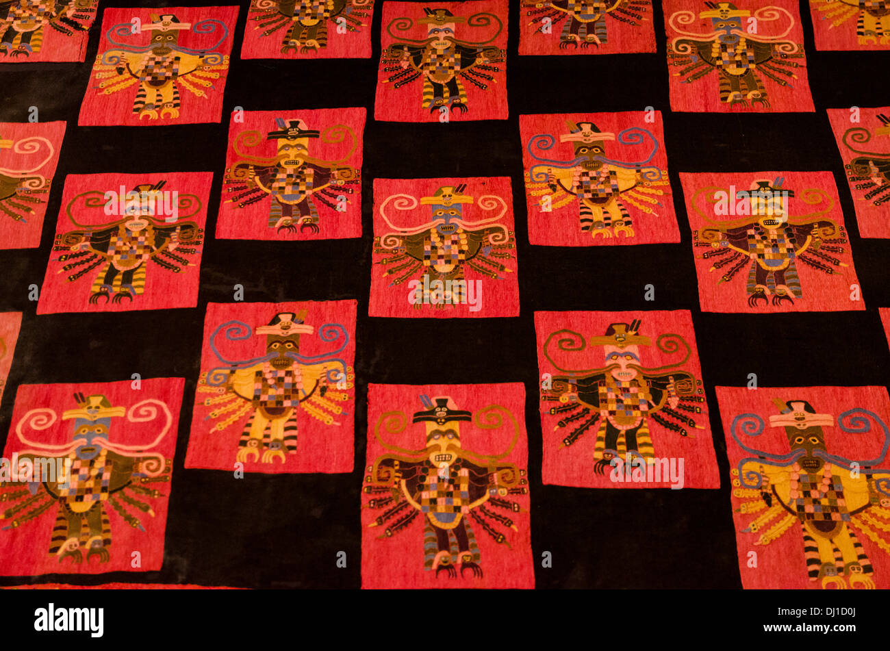 Paracas textil. Paracas culture 800 AC-100 BC Stock Photo - Alamy