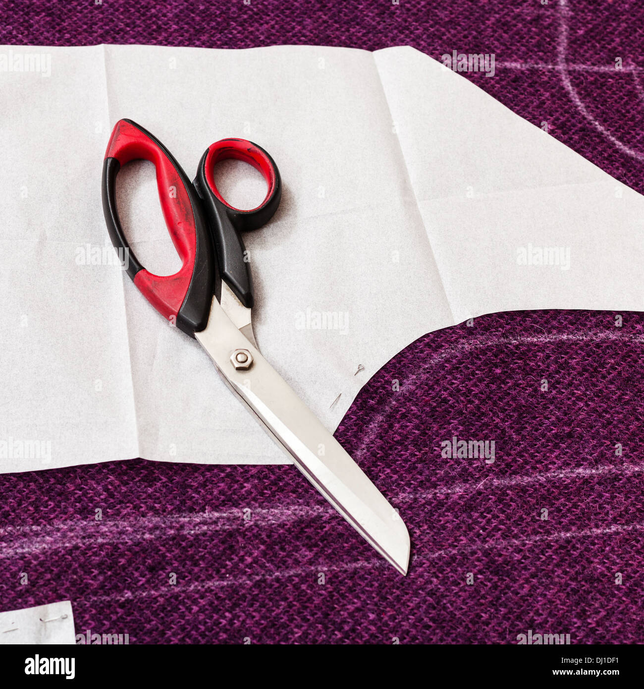 Shear cutting hi-res stock photography and images - Alamy
