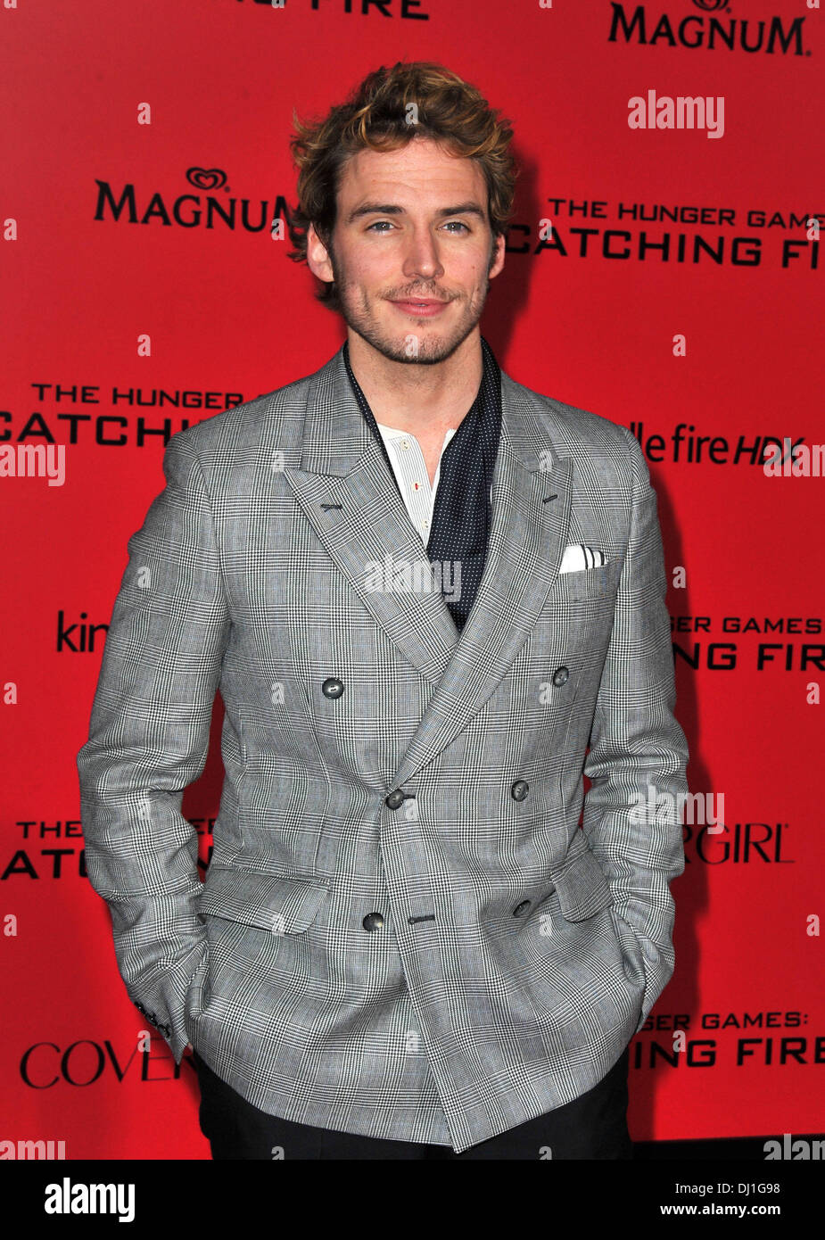 Los Angeles, California, USA. 18th Nov, 2013. Sam Claflin attending the ...