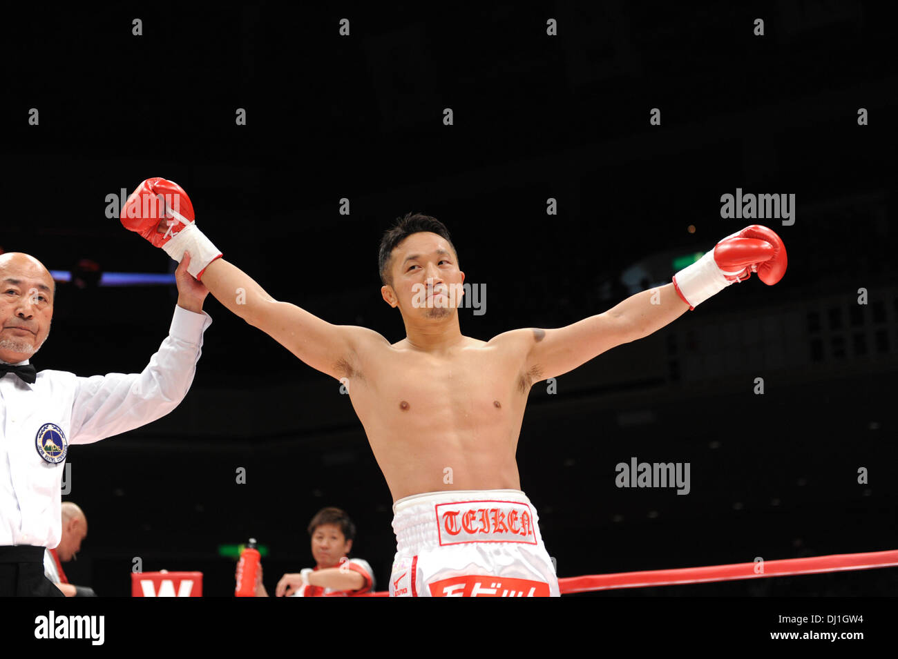 Tokyo, Japan. 10th Nov, 2013. Takahiro Aou (JPN) Boxing : Takahiro Aou ...