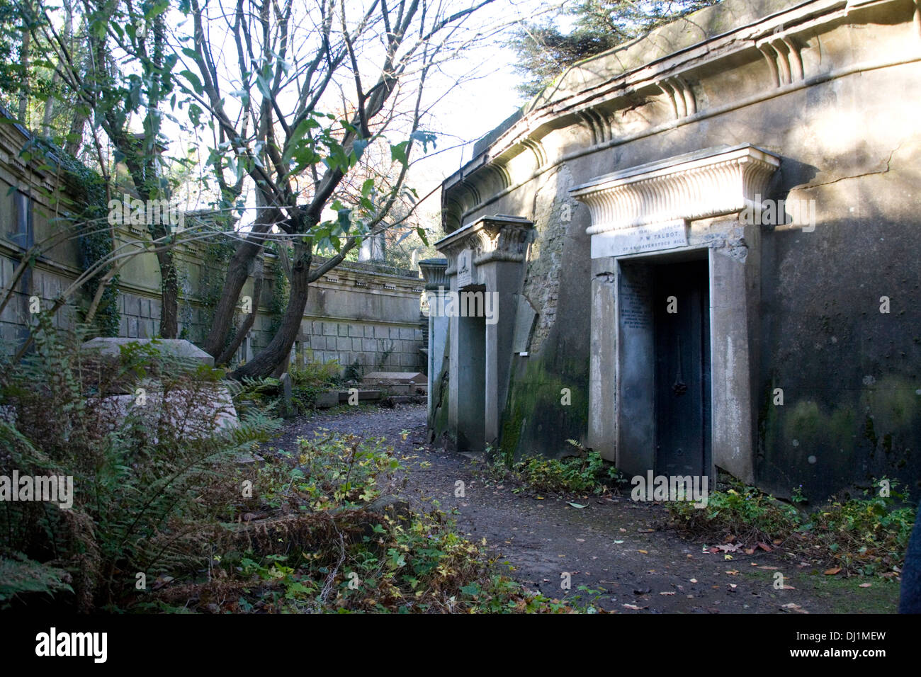 Catacombs at Highgate cemetery Stock Photo - Alamy