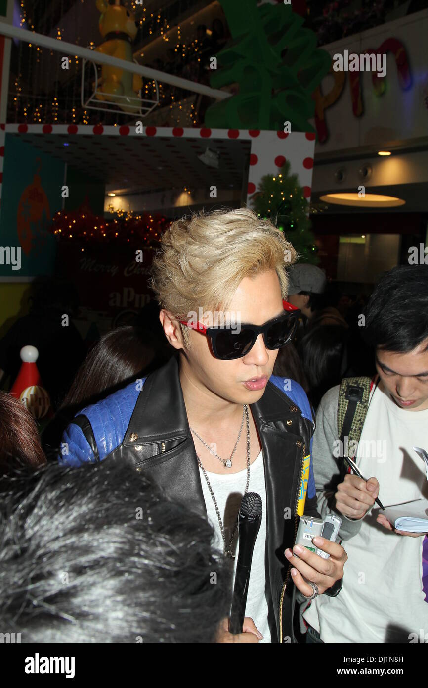 Hong Kong, China. 18th November 2013. Singer Show Lo holds signing ...