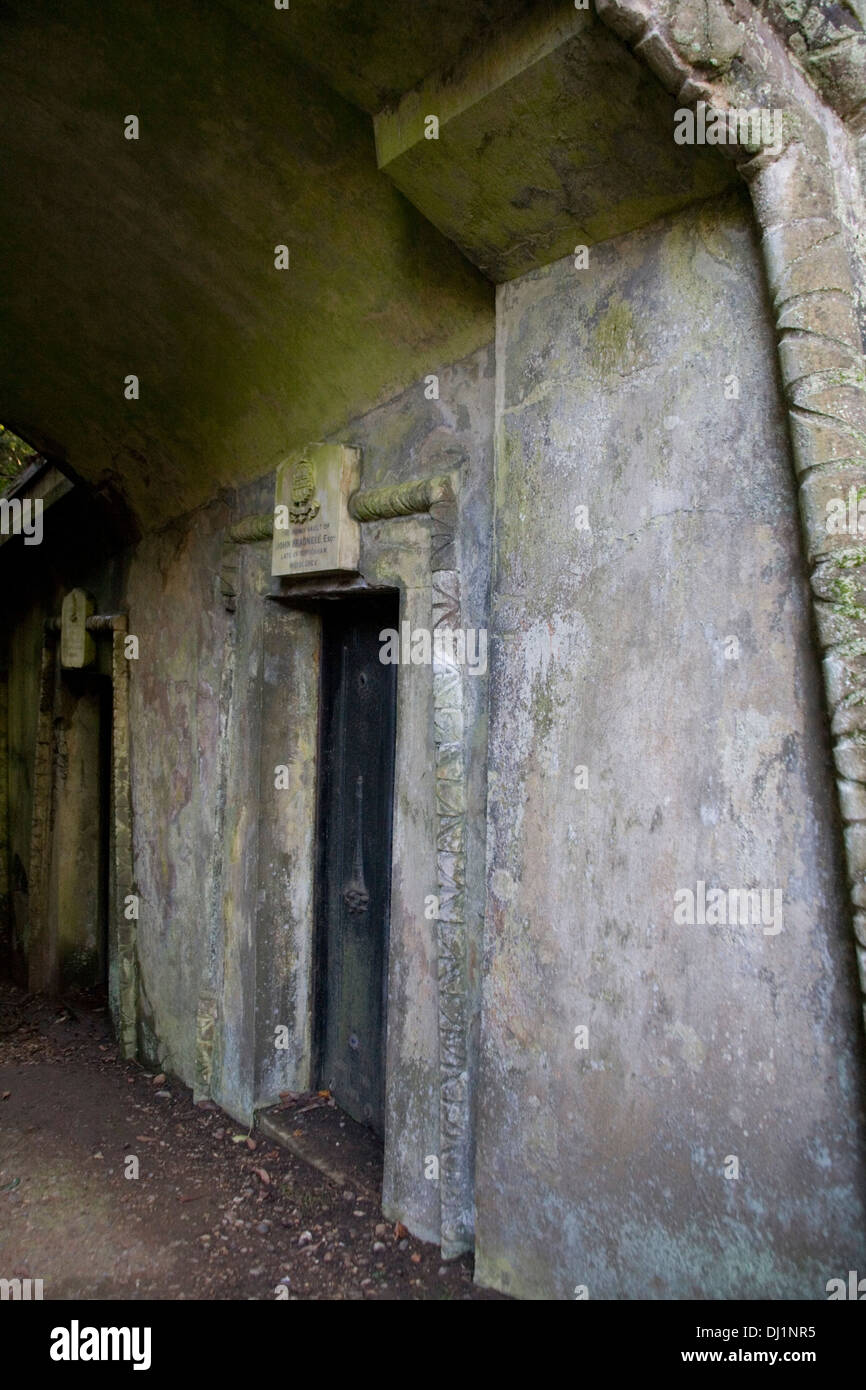 Catacombs at Highgate cemetery Stock Photo - Alamy