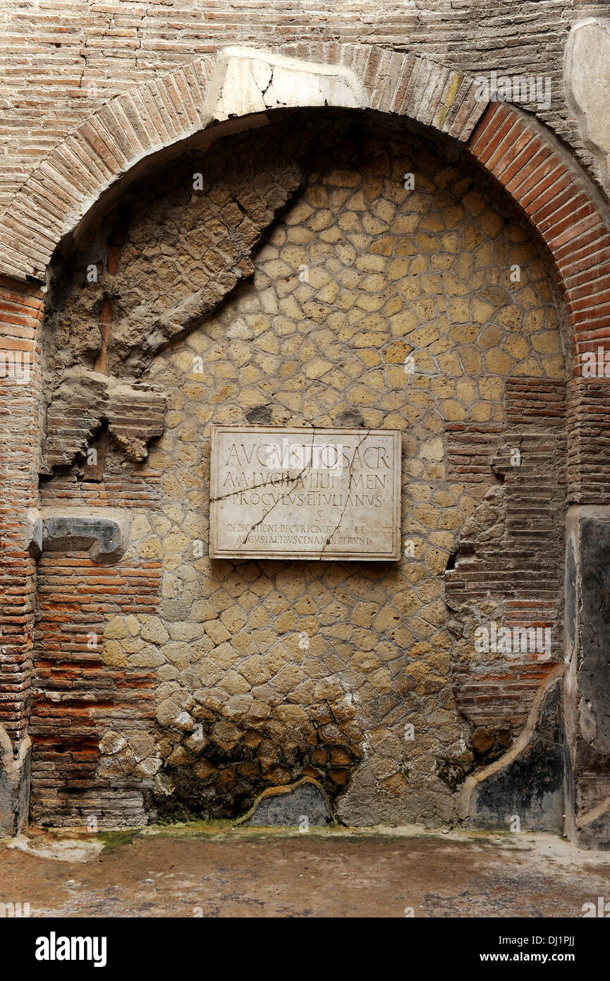 Herculaneum, Bay of Naples, Italy. Ancient Roman brickwork detail ...
