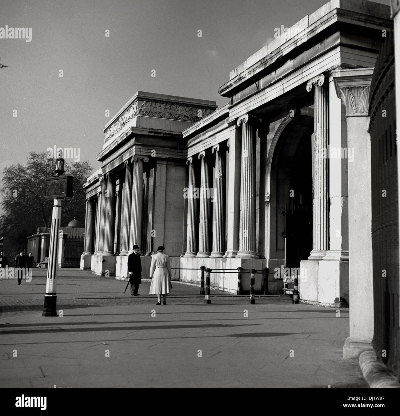 Hyde park gate High Resolution Stock Photography and Images - Alamy
