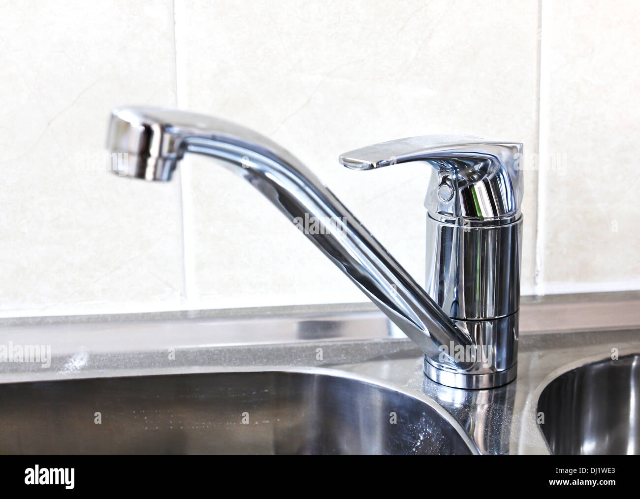 Silver faucet hi-res stock photography and images - Alamy