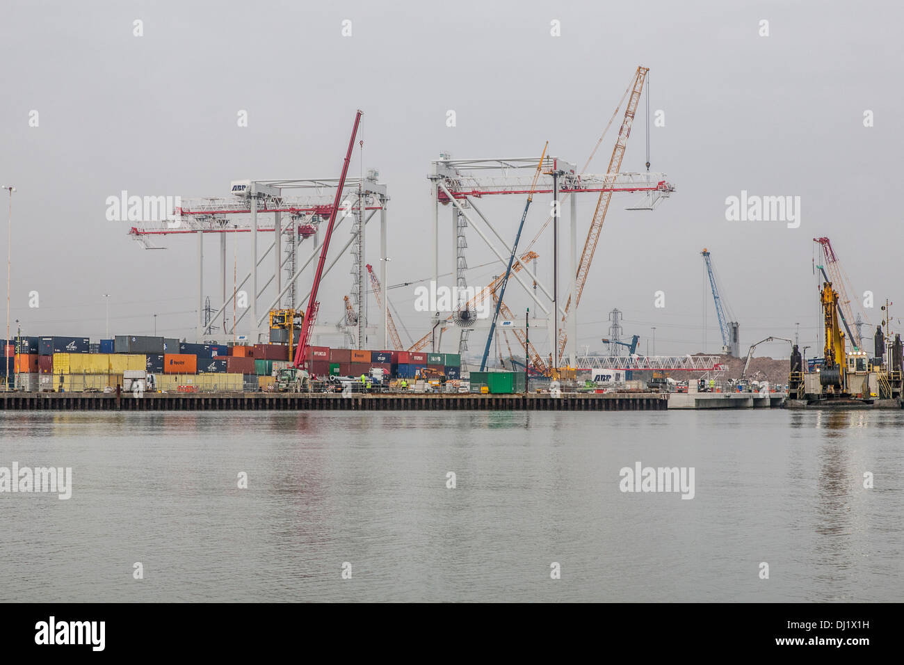New Container berths under construction, at Southampton Container Port ...