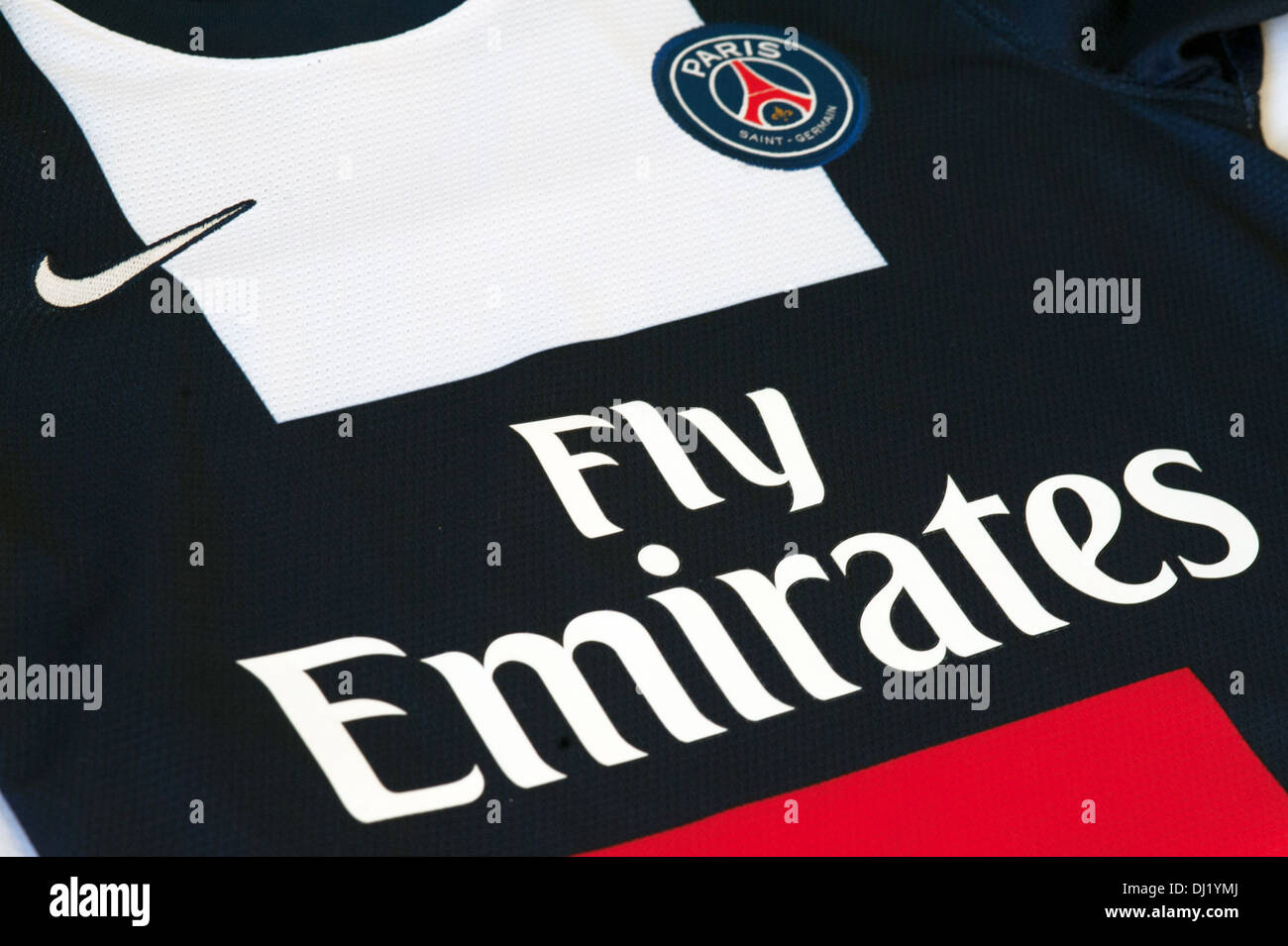 Paris saint germain logo hi-res stock photography and images - Alamy