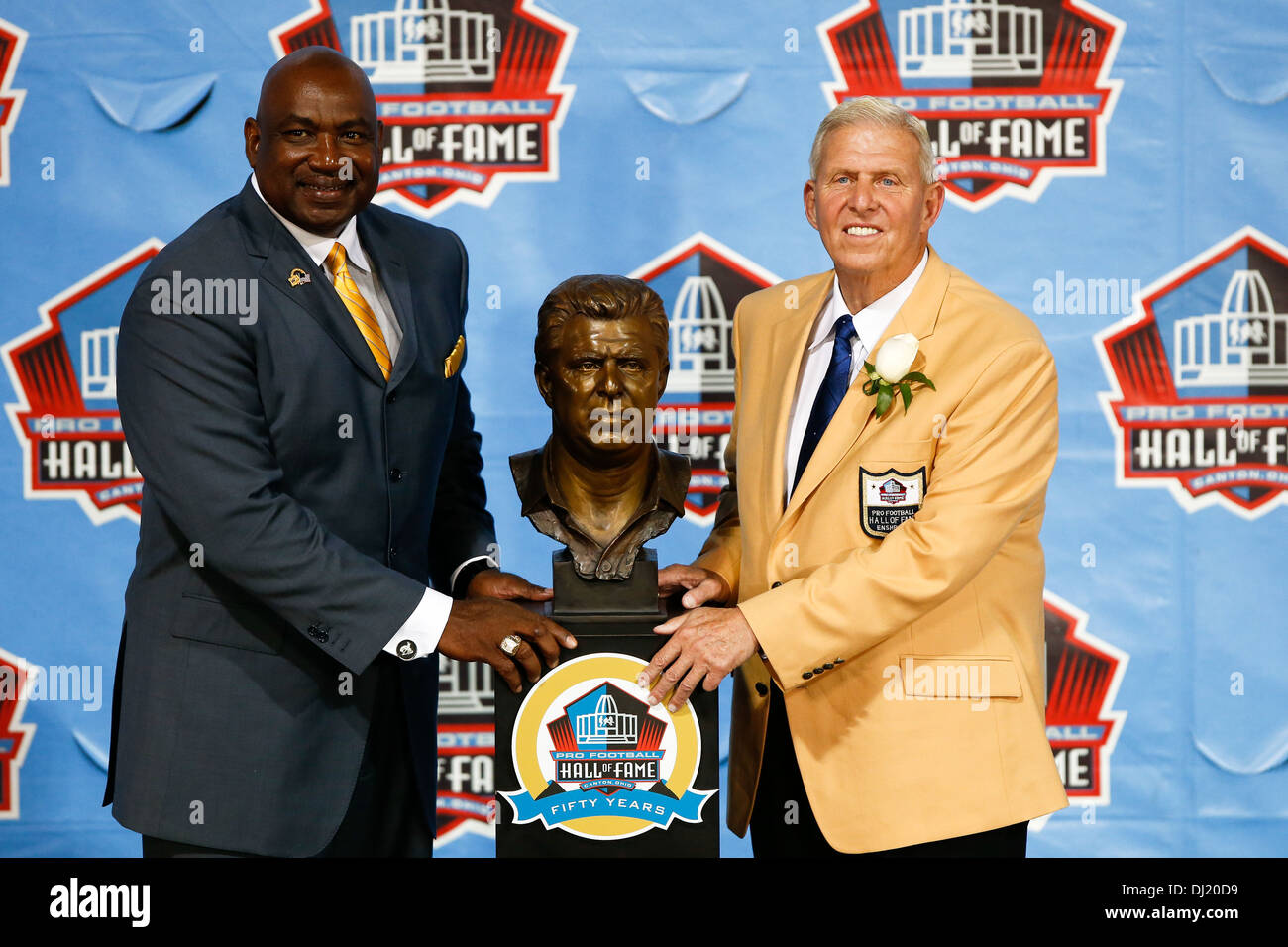 Bill Parcells (R) and George Martin pose at the NFL Class of 2013 ...