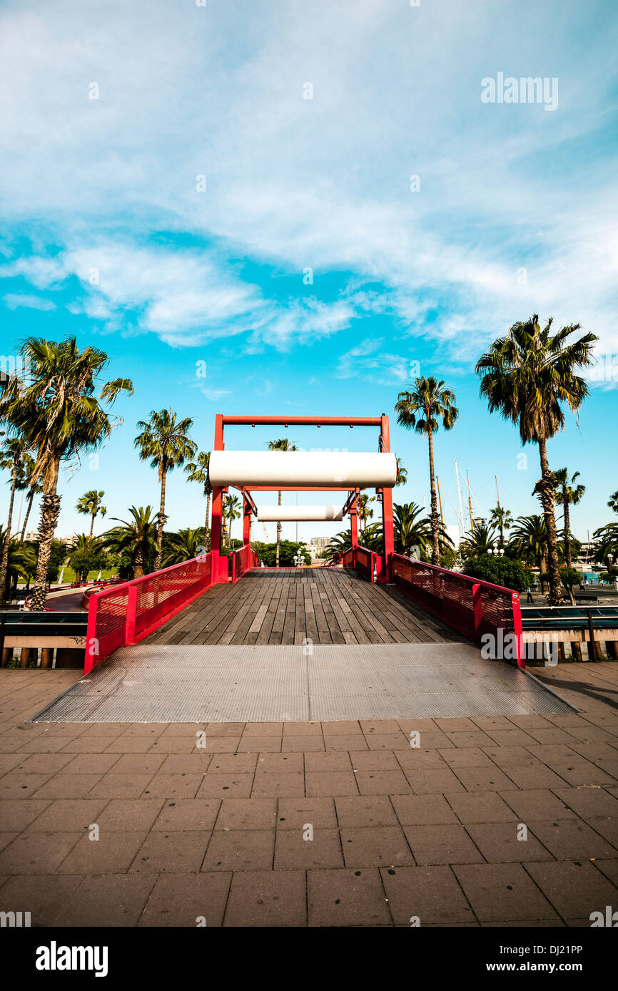 Red bridge barcelona hi-res stock photography and images - Alamy