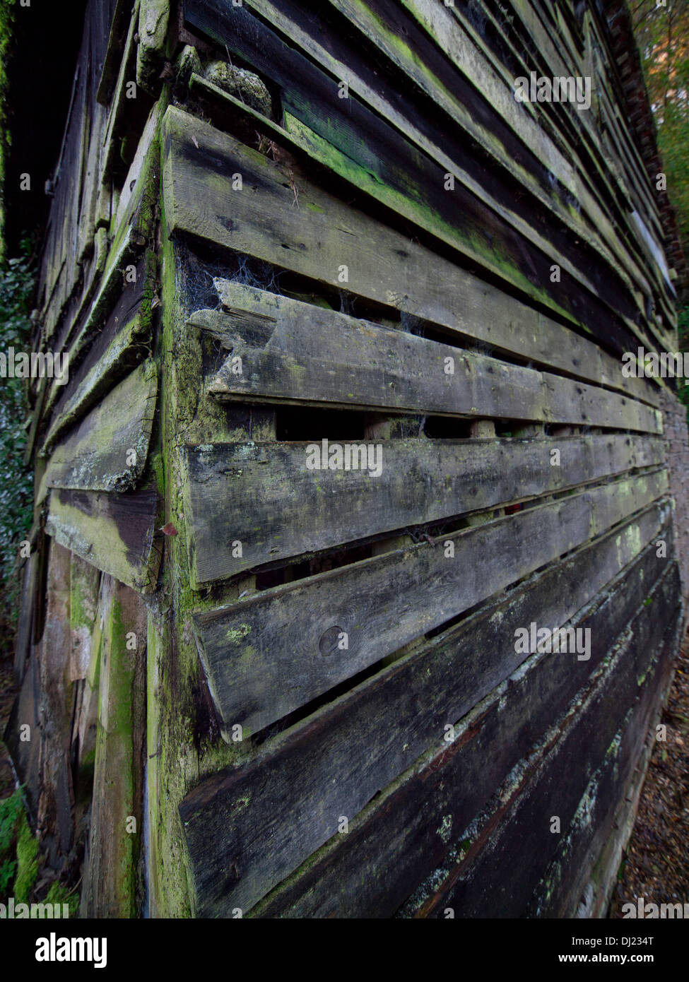 Ramshackle farm building hi-res stock photography and images - Alamy