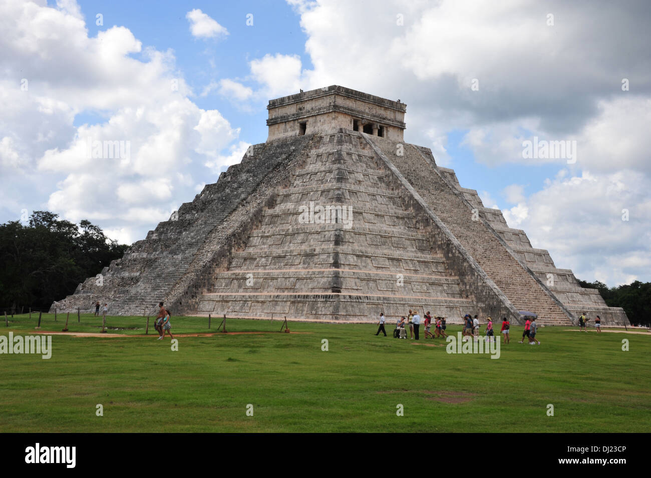 Chichen Itza, The Castillo Temple Stock Photo - Alamy