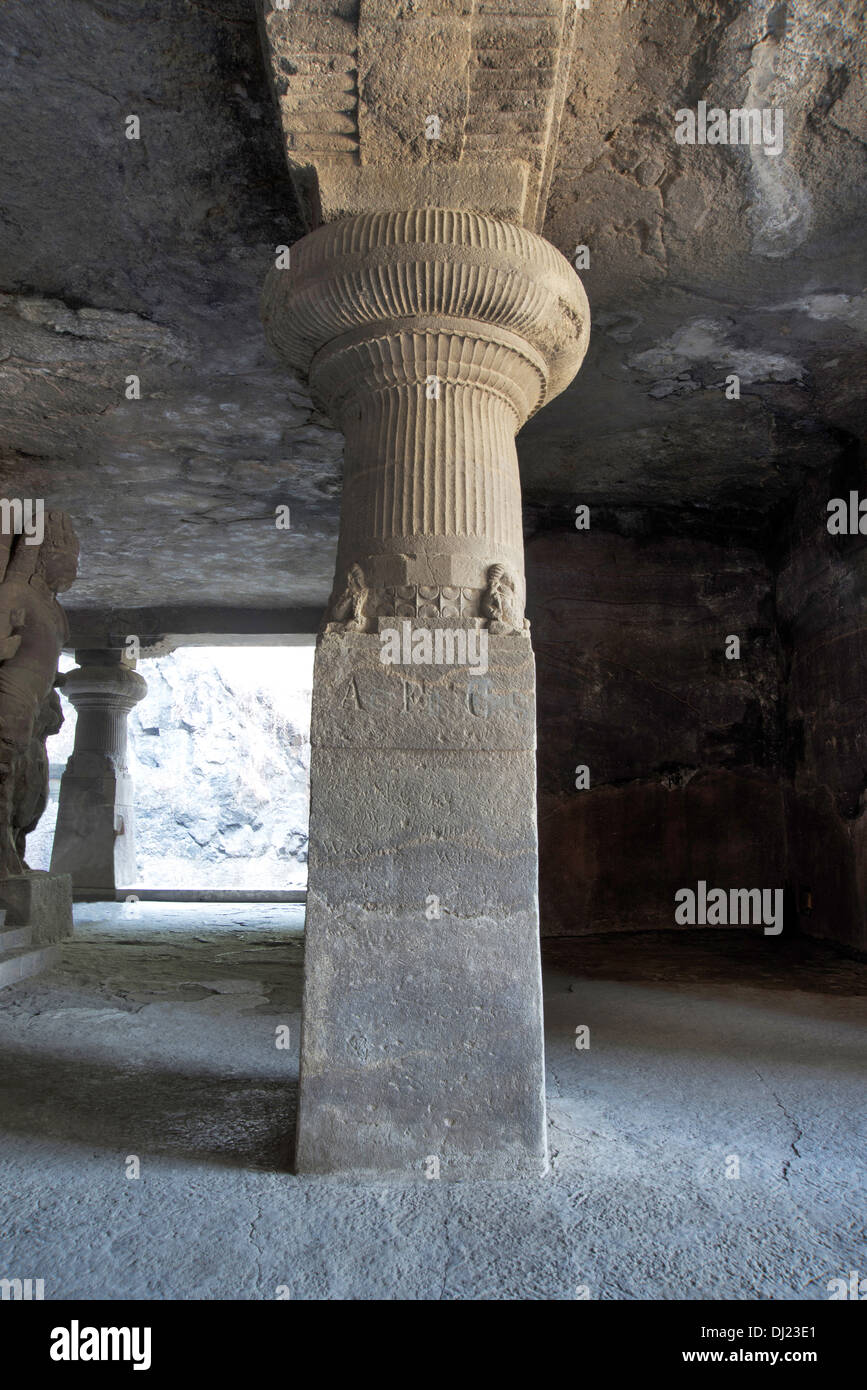 Cave pillar hi-res stock photography and images - Alamy