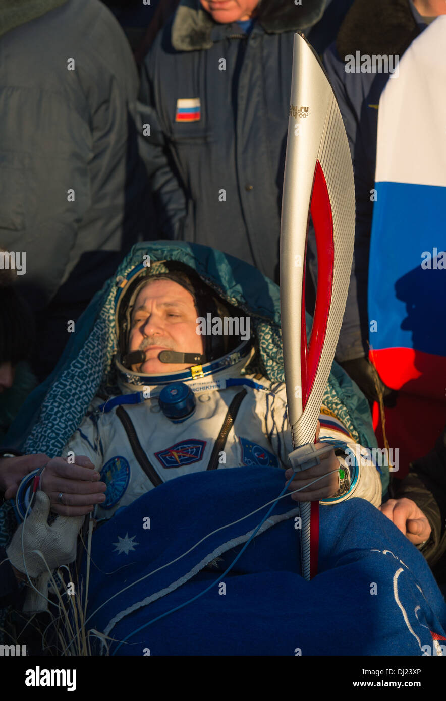 Expedition 37 Landing Stock Photo - Alamy