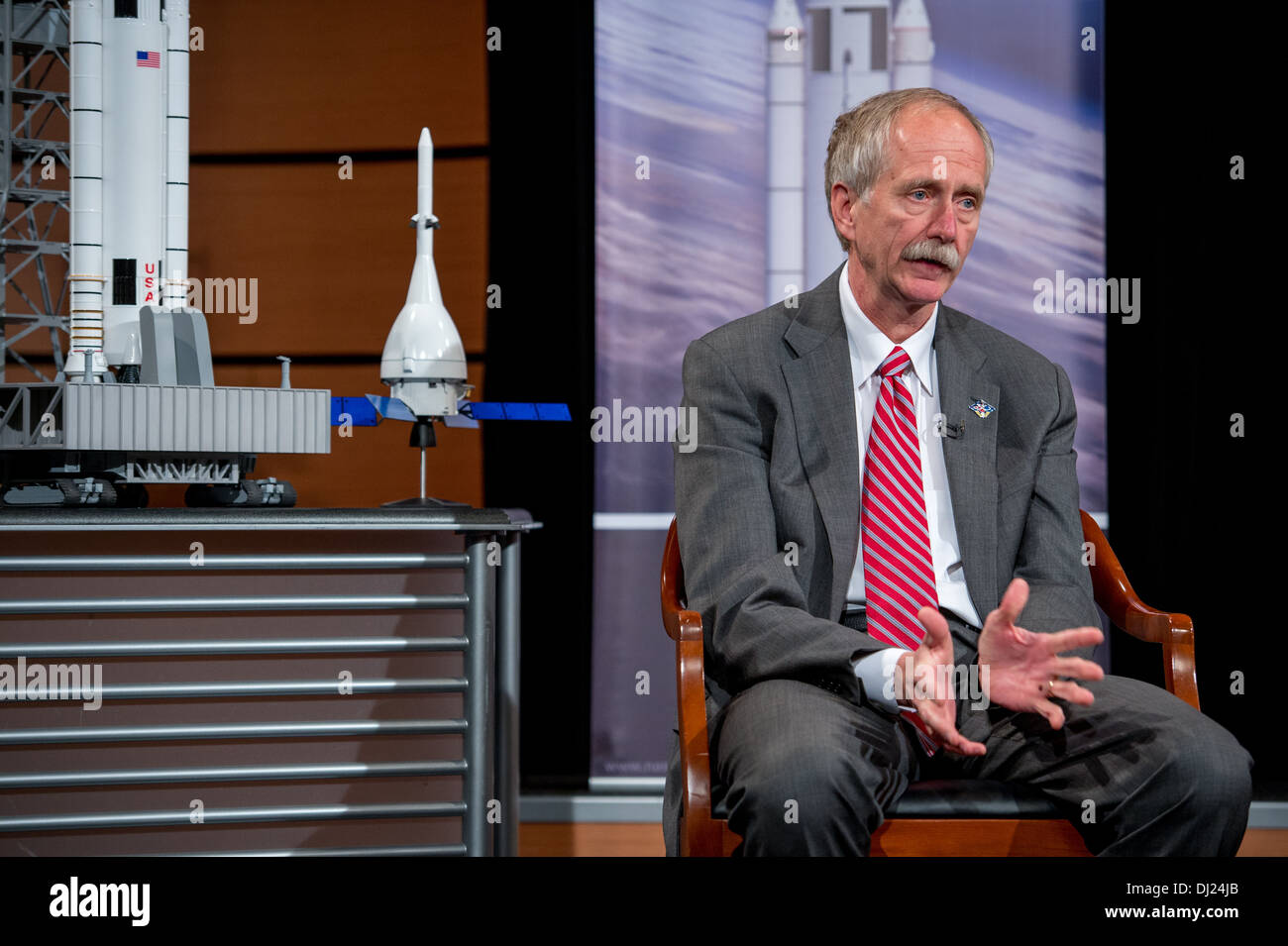 Launch system hi-res stock photography and images - Alamy