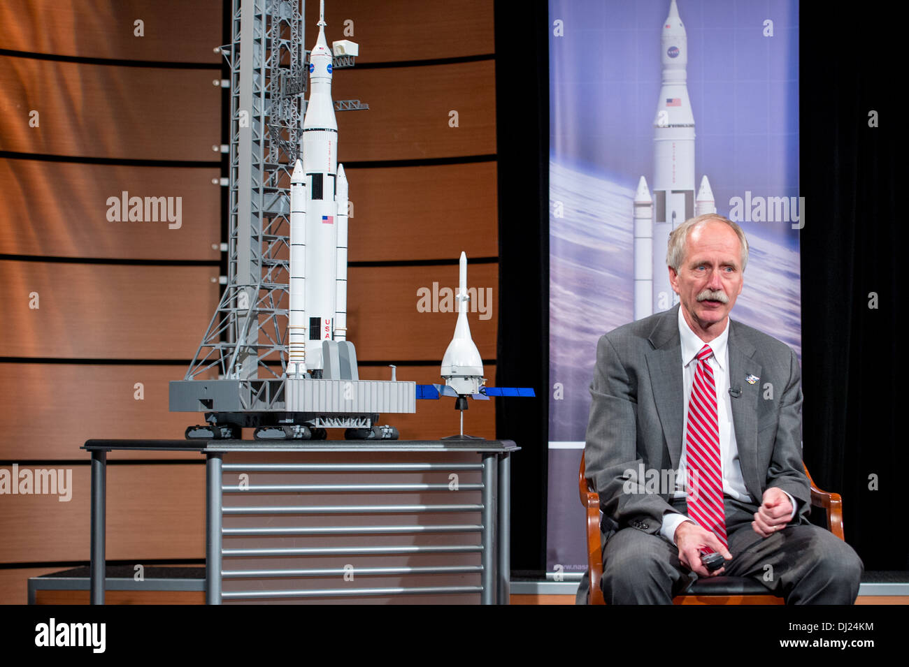 Launch system hi-res stock photography and images - Alamy