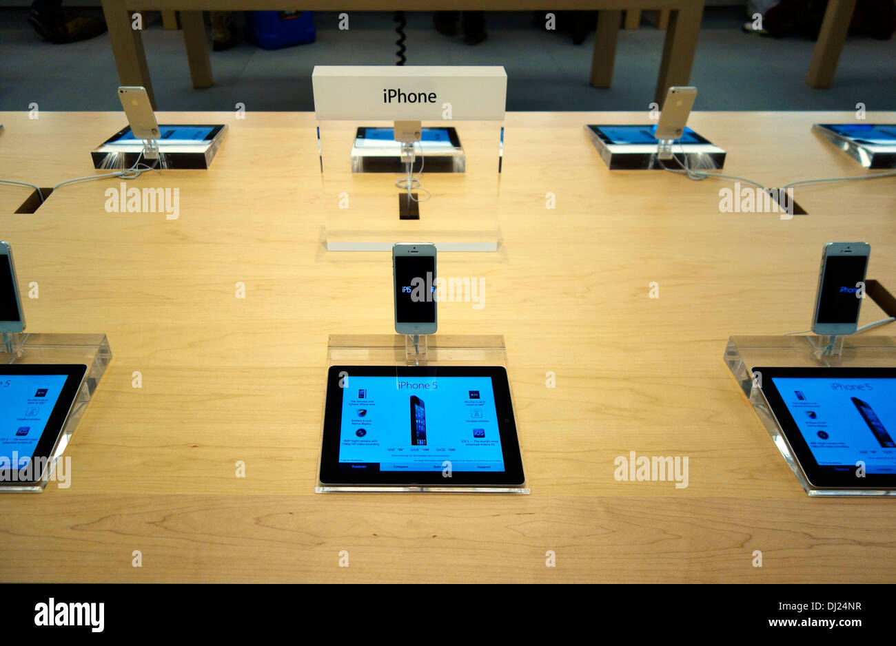 Apple soho store hi-res stock photography and images - Alamy