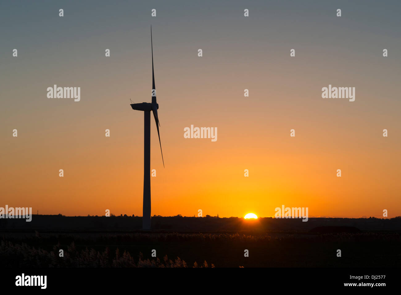 Wind turbine power fens hi-res stock photography and images - Alamy