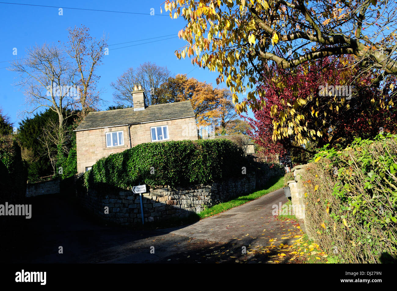 Hathersage ,Peak District,Derbyshire,UK. Stone Cottage Stock Photo - Alamy