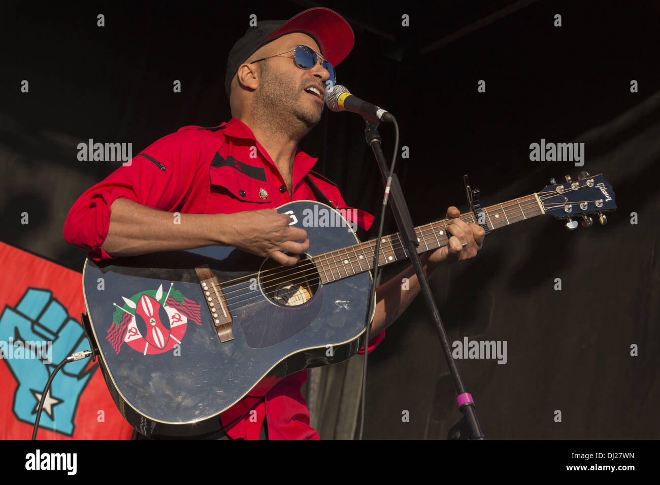 Tom morello as nightwatchman hi-res stock photography and images - Alamy