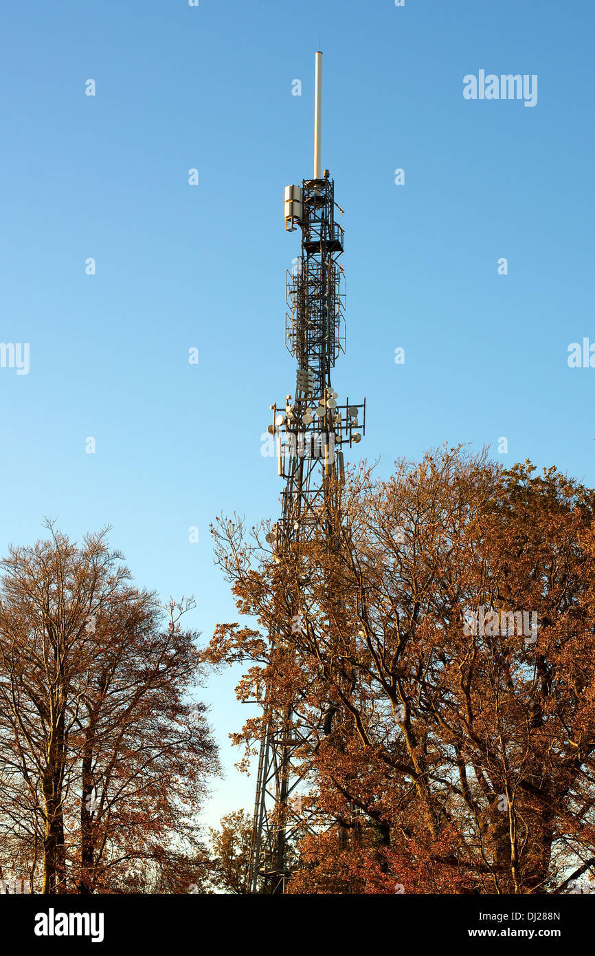 Radio Transmitting mast with antennae on the North Downs at Reigate ...