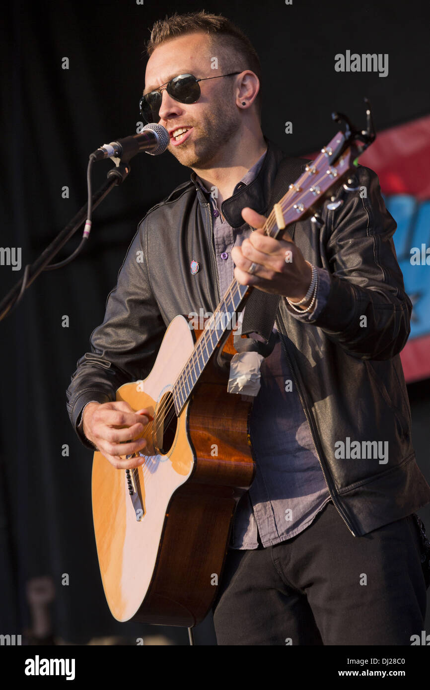 Tim mcilrath rise against hi-res stock photography and images - Alamy