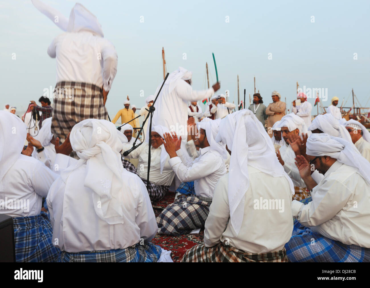 Arab folk dance hi-res stock photography and images - Alamy