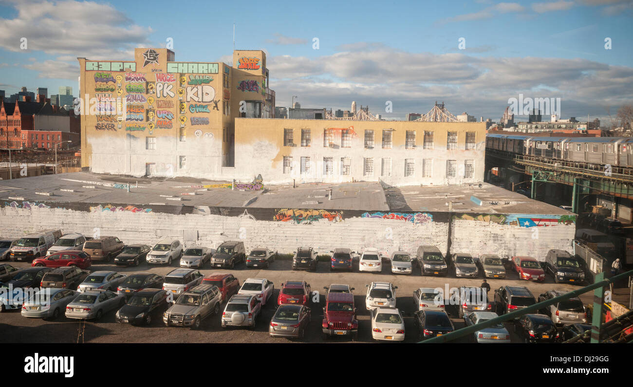 The Five Pointz building in Long Island City in Queens in New York ...