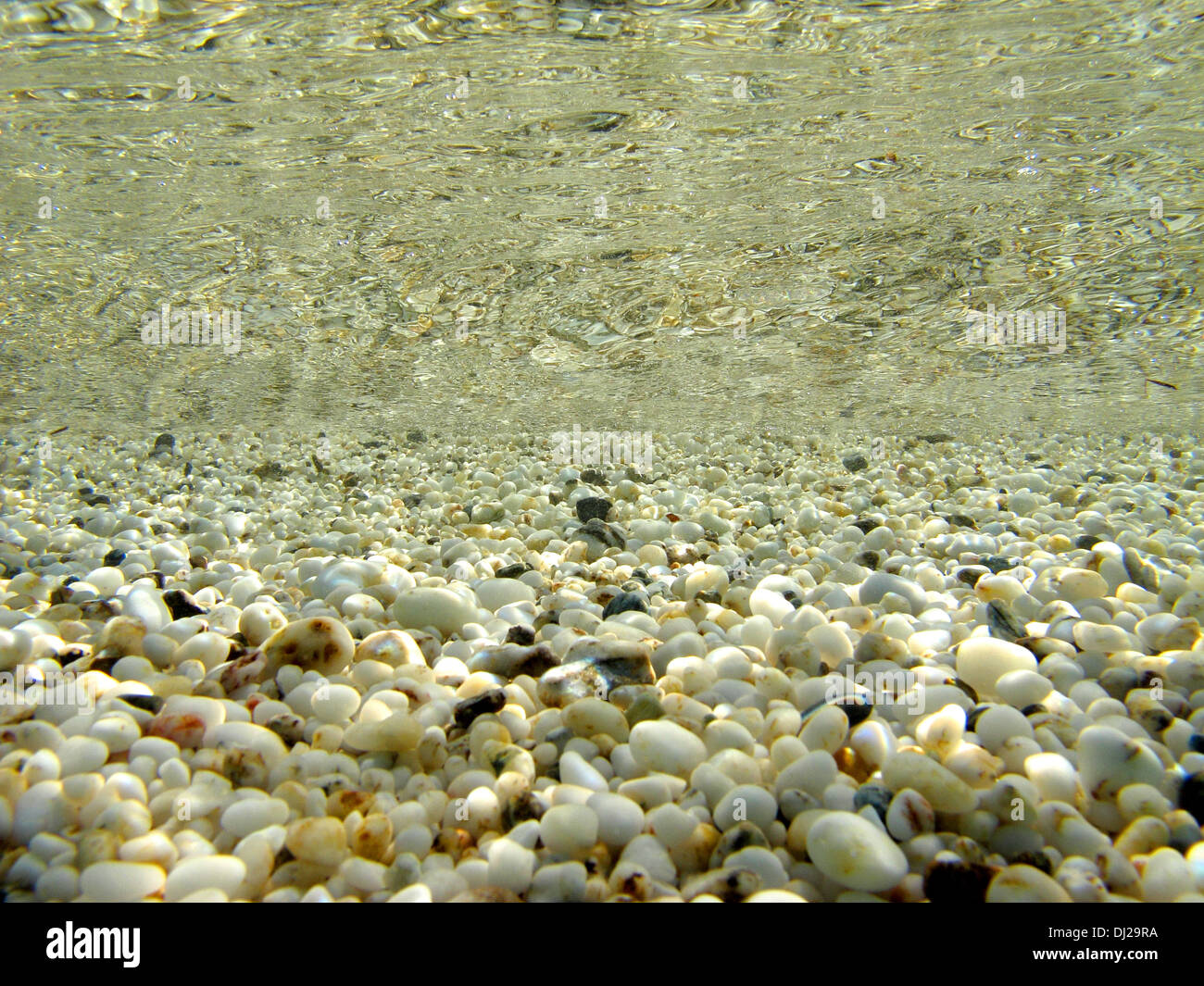 Pebbles underwater hi-res stock photography and images - Alamy