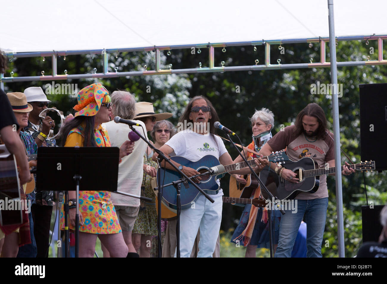 Mindy fradkin mousaa and roland mousaa hi-res stock photography and ...
