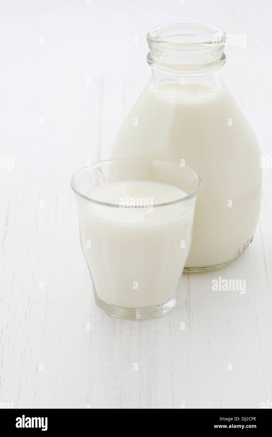 Quart milk carton hi-res stock photography and images - Alamy