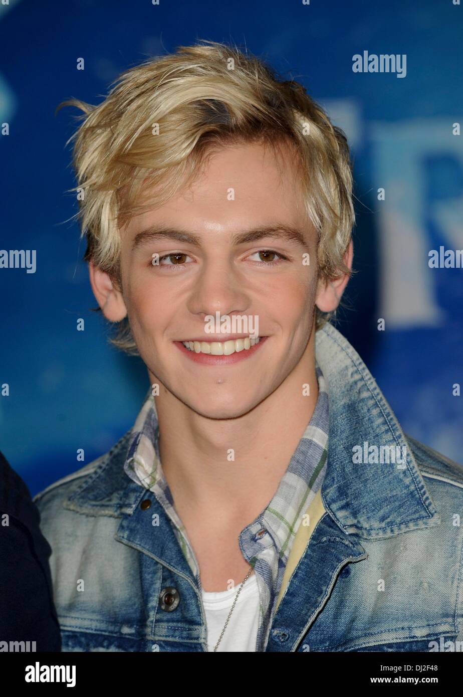 Los Angeles, CA, USA. 19th Nov, 2013. Ross Lynch at arrivals for FROZEN ...