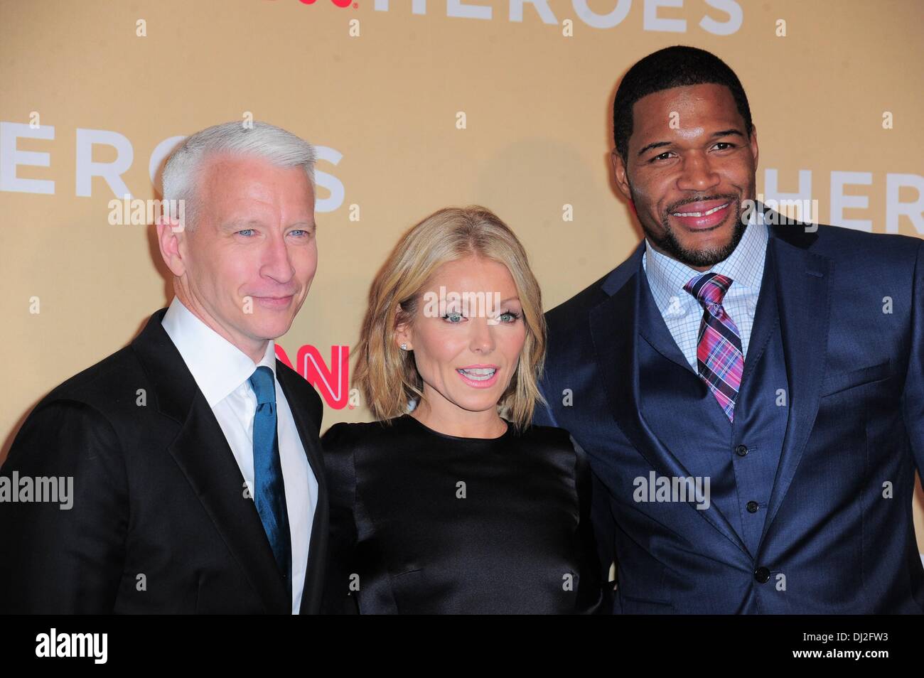 New York, NY, USA. 19th Nov, 2013. Anderson Cooper, Kelly Ripa, Michael ...