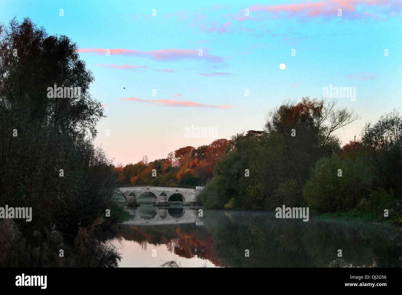 Weather . . Peterborough, UK . . 19.11.2013 A cold clear night has ...