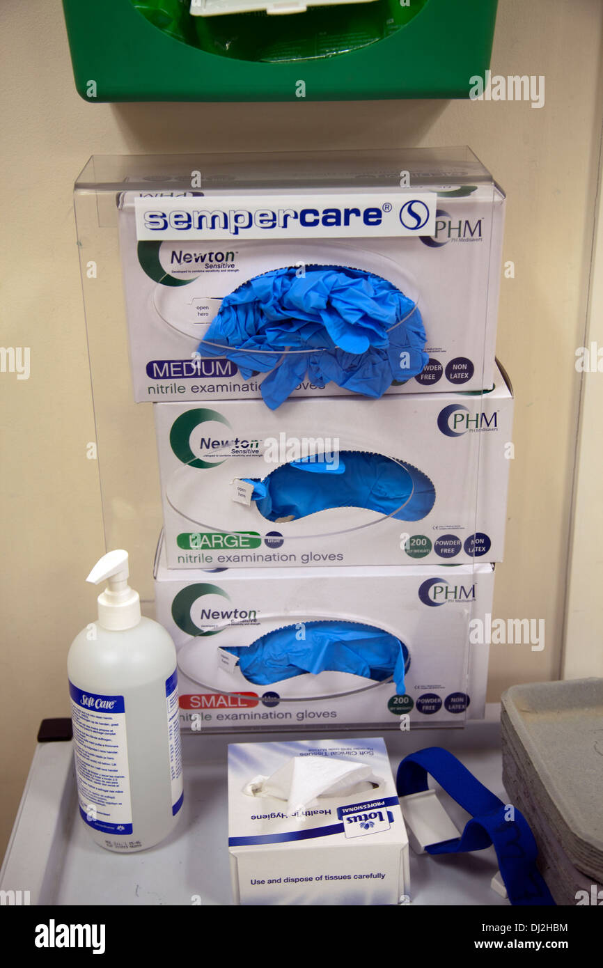 Waiting room hospital uk hi-res stock photography and images - Alamy