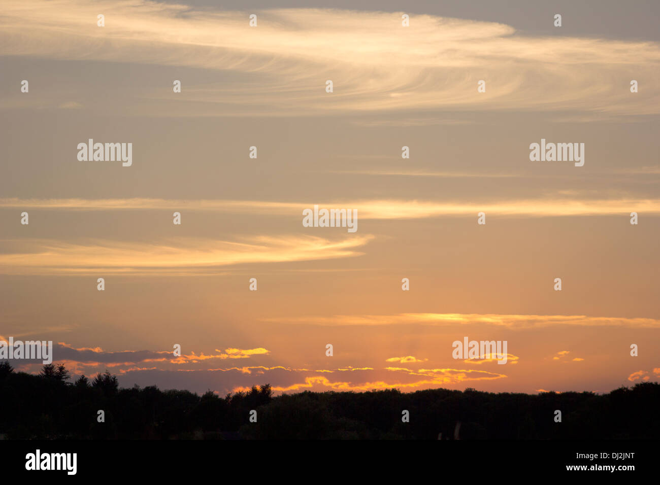 Sunset viewed from the walk along the River Avon in Pershore Stock ...