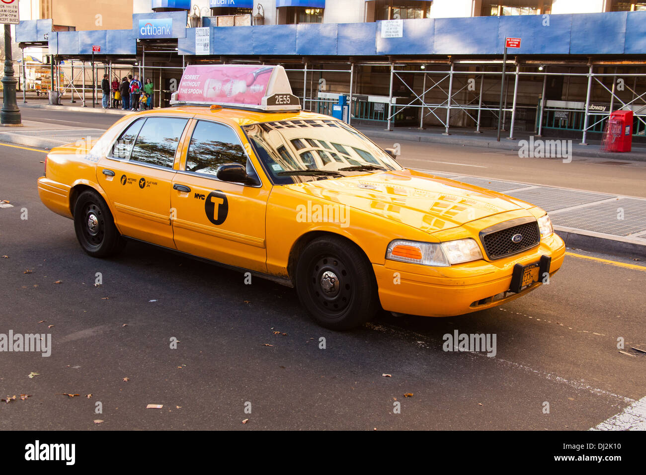 Yellow taxi cab, Manhattan, United States of America Stock Photo - Alamy