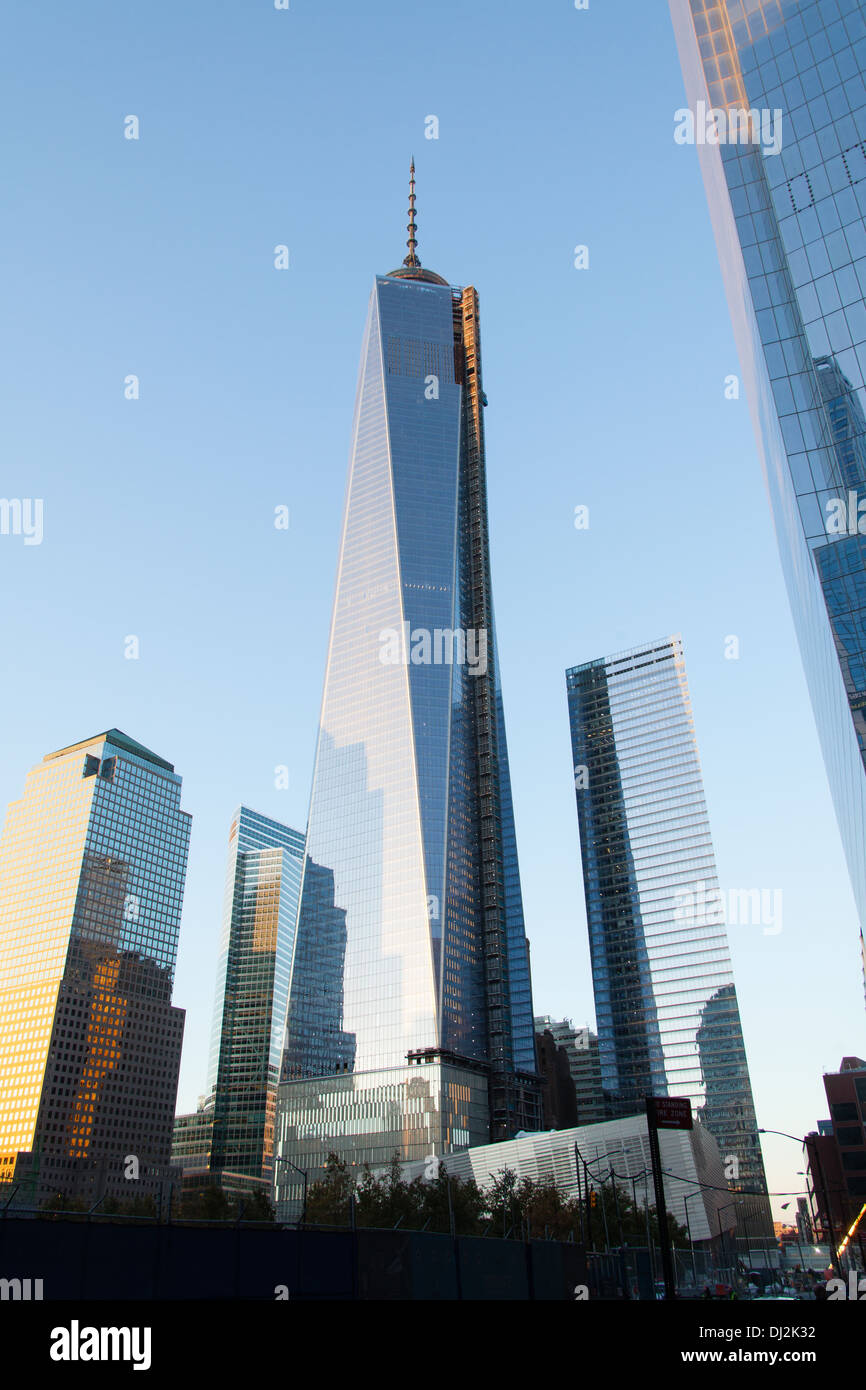 One World Trade Centre under construction and Ground Zero, Manhattan ...