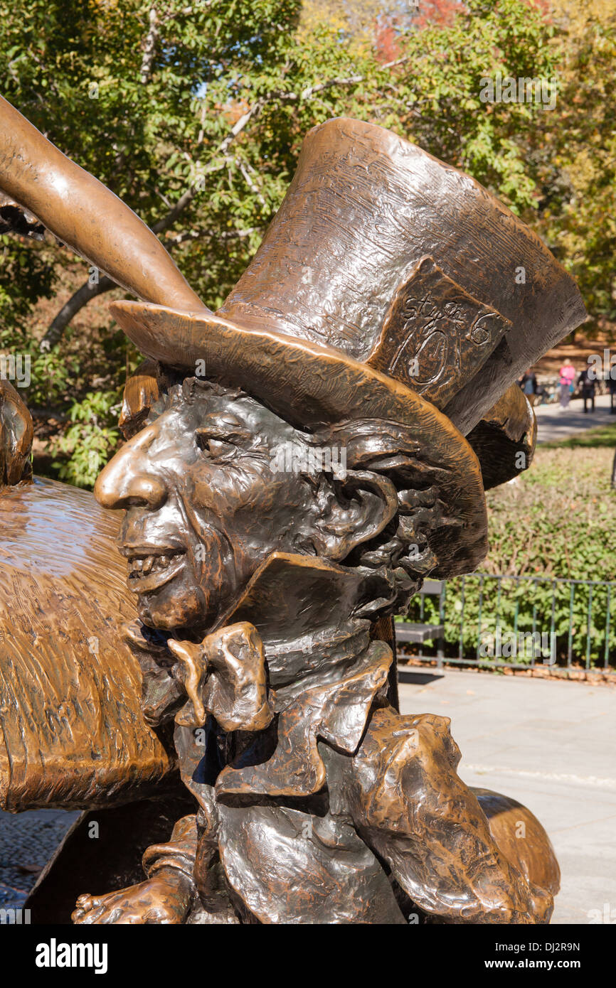 Alice in Wonderland statue, Central Park, Manhattan, New York City ...