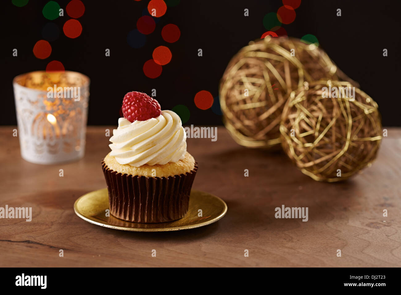 Black raspberry cake hi-res stock photography and images - Alamy