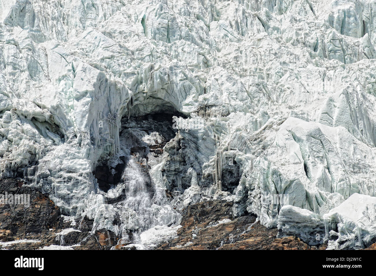 Karola glacier ice rink border hi-res stock photography and images - Alamy
